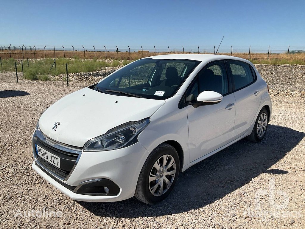 Prodaje se Peugeot 208 krosover na aukciji