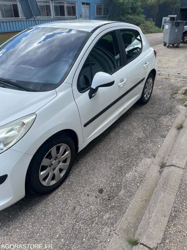 Prodaje se Peugeot 207 hečbek na aukciji