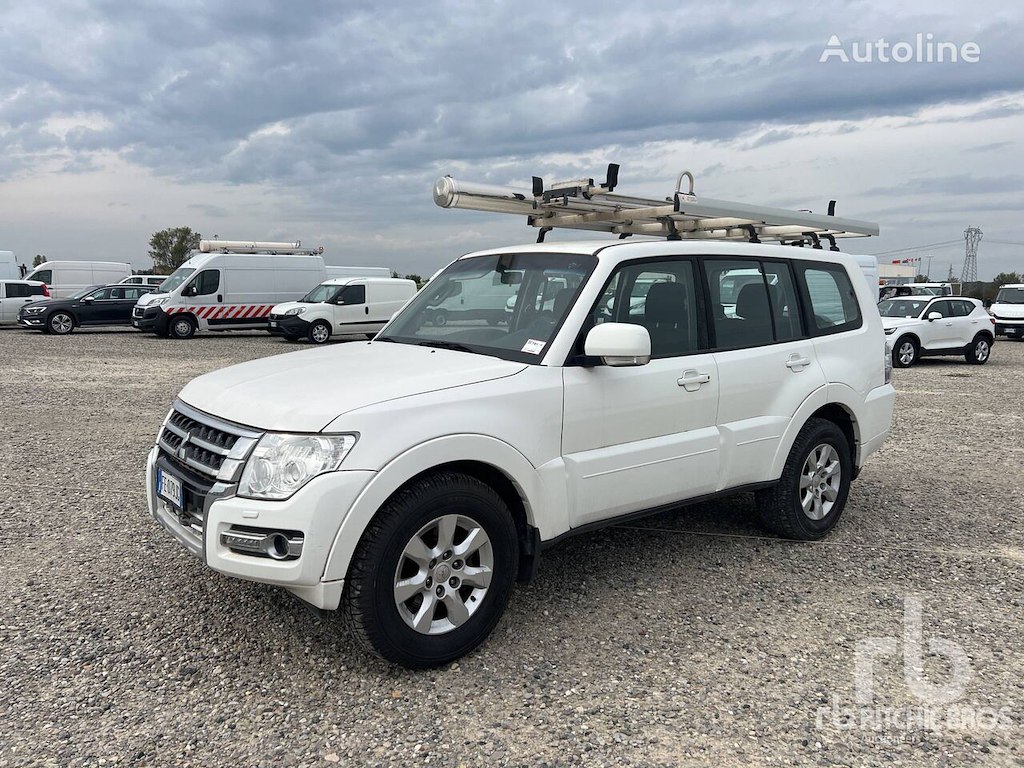 Prodaje se Mitsubishi PAJERO terenac na aukciji