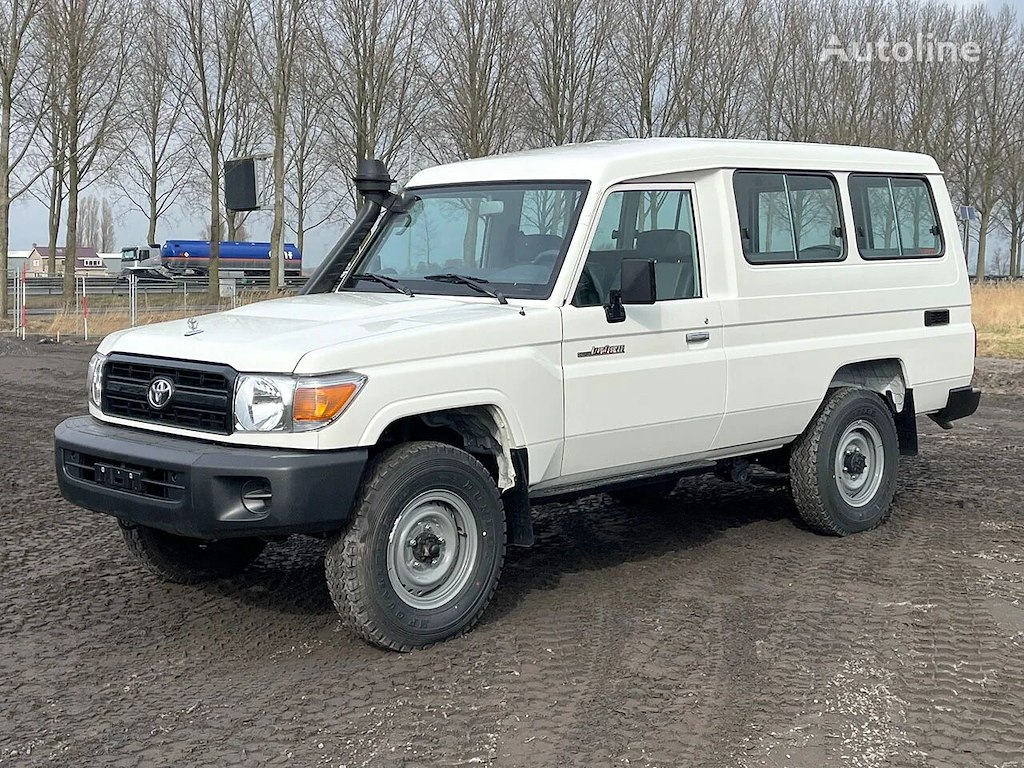 Novi Toyota Land Cruiser HZJ78L Hard Top (5 units) terenac (TO4855)