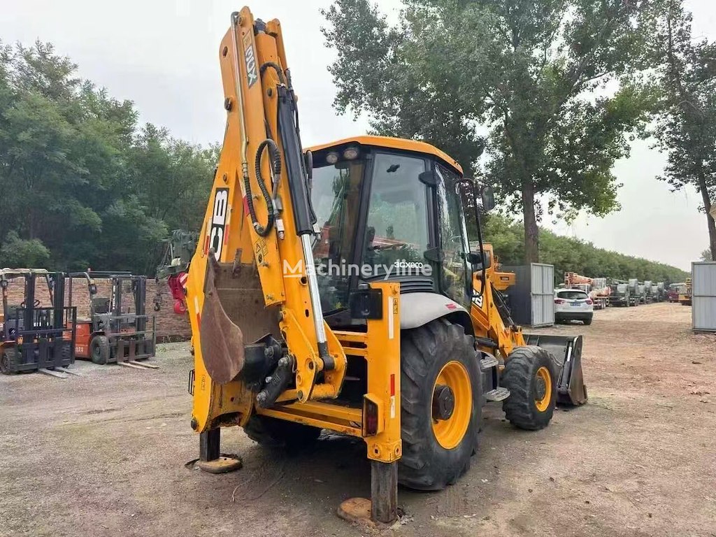 JCB 3CX pro bager-utovarivač