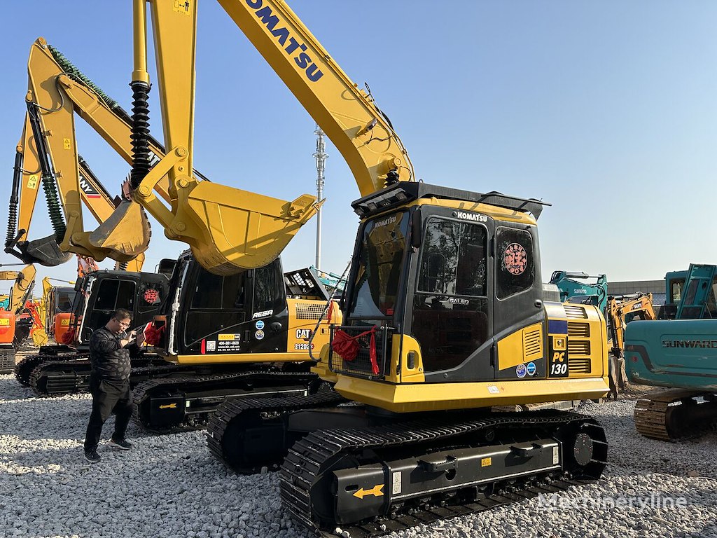 Komatsu PC130 bager guseničar