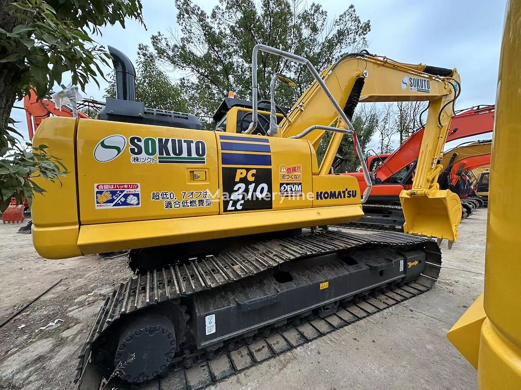 Komatsu PC210 bager guseničar