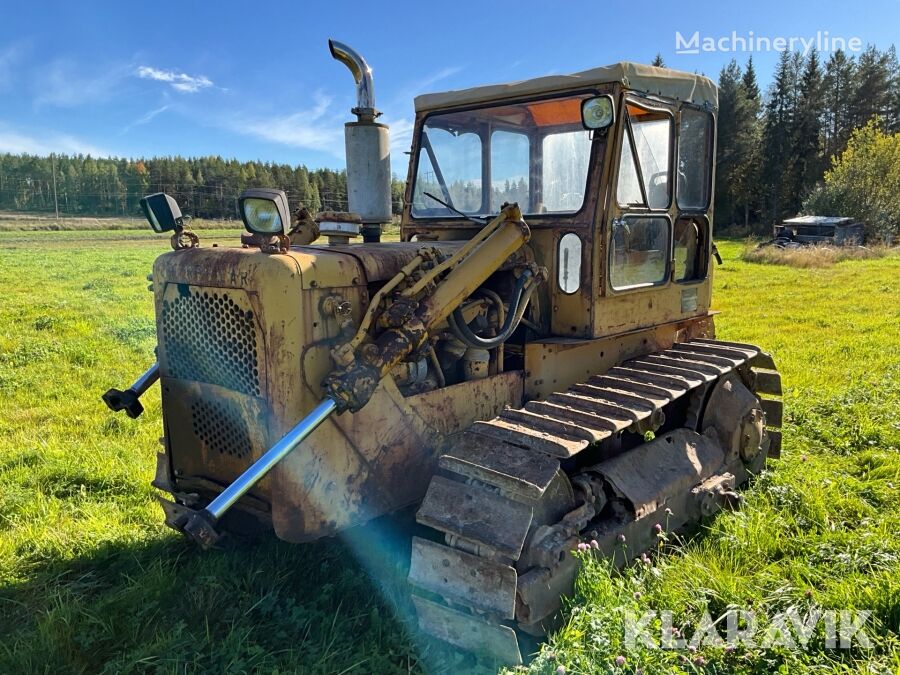 Prodaje se CAT D4 buldožer na aukciji