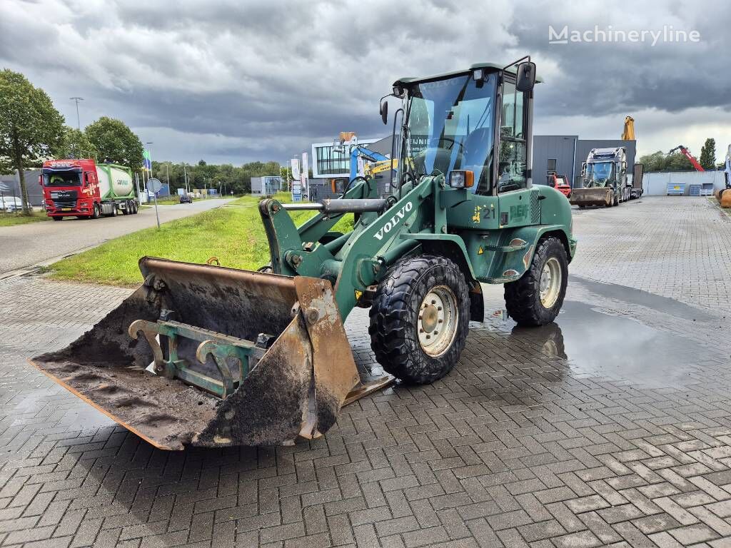 Volvo L 30 B prednji utovarivač