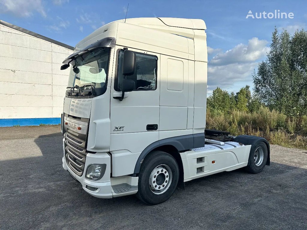 DAF XF 106.460 ADR / SPACECAB tegljač