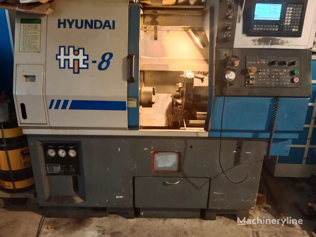 Hyundai Hit-8 strug za metal