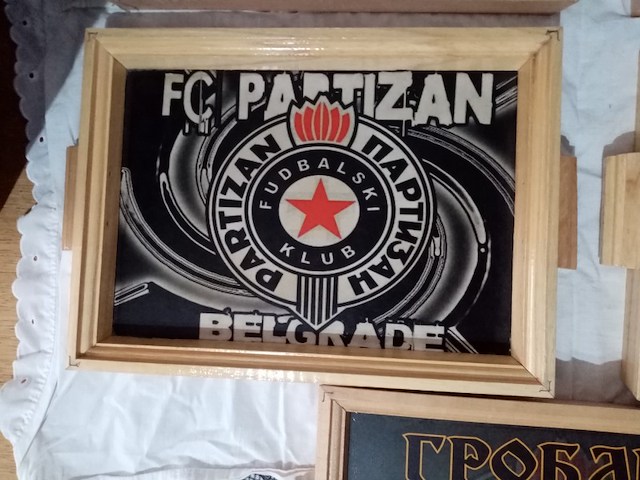 posluzavnik PARTIZAN 5 razlicita i unikatna nema 2 ista