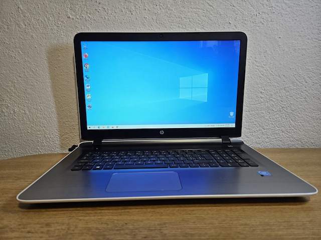 Laptop HP Pavilion 17-g117nz Intel 3825U 8GB 500GB 17.3