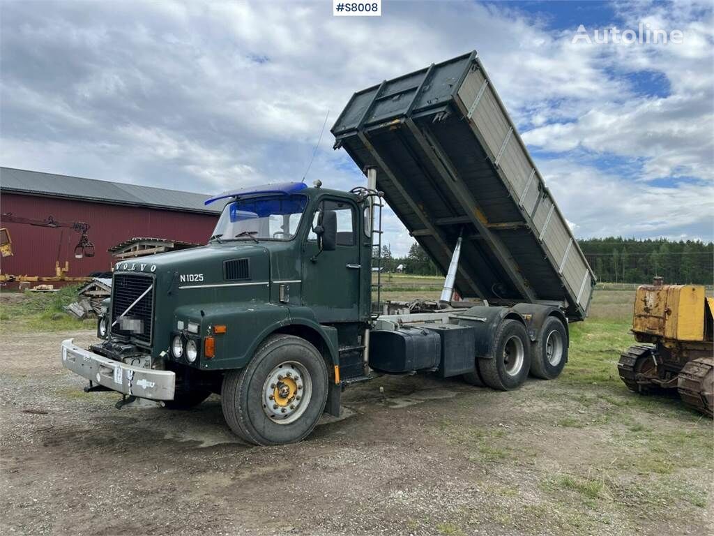 Volvo N10B Tipper truck with crane and plow equipment ( kiper