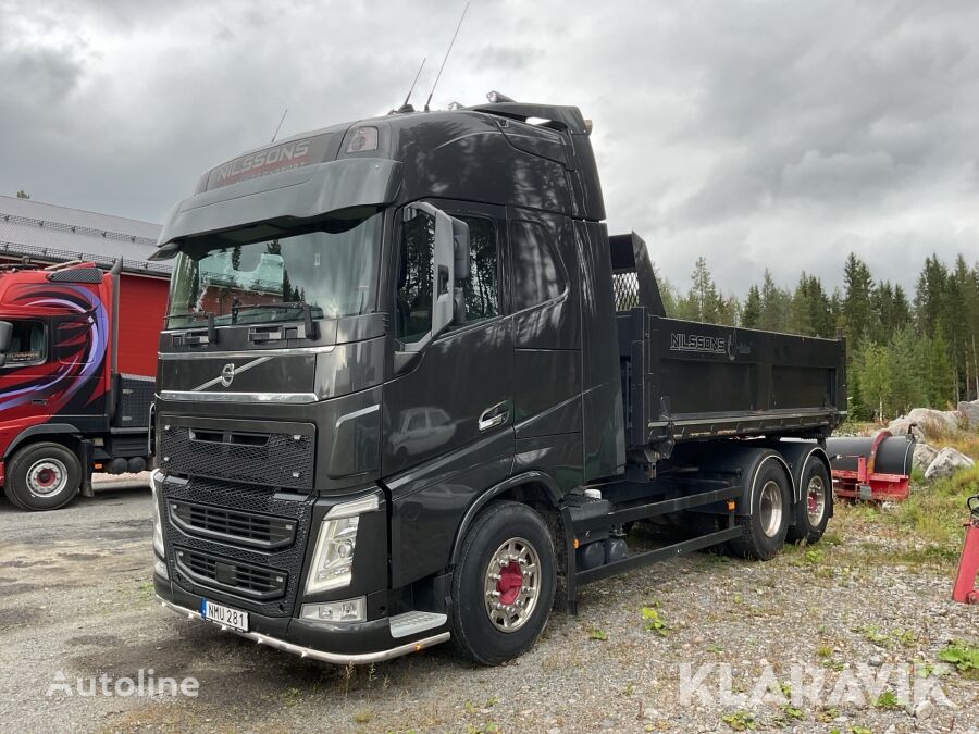 Prodaje se Volvo Fh13 6x2 kiper na aukciji