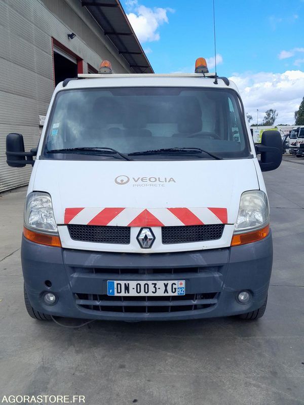 Prodaje se Renault MASTER minibus furgon na aukciji