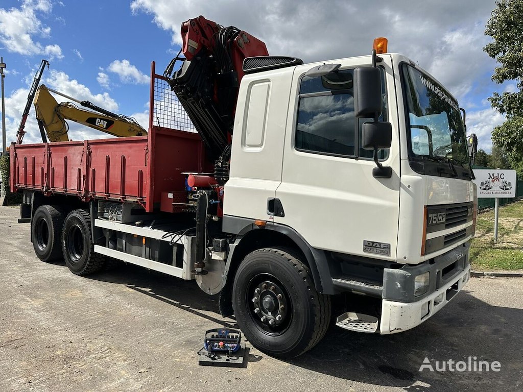 DAF 75 CF 250 6x2 + (25m!) KRAN HMF 2220 K5 + JIB FJ5 (3x) + WINCH - kamion s ravnom platformom