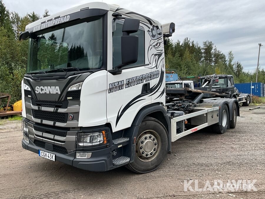 Prodaje se Scania G500 rol kiper sa kukom na aukciji