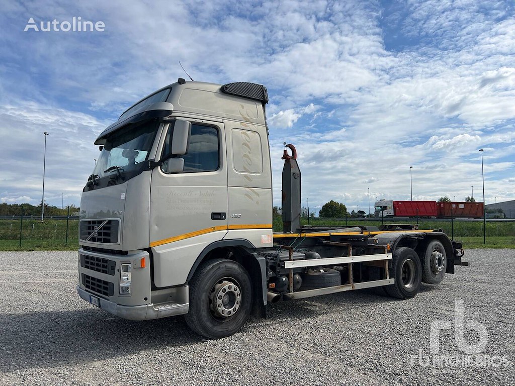 Prodaje se Volvo FH12-420 rol kiper sa kukom na aukciji