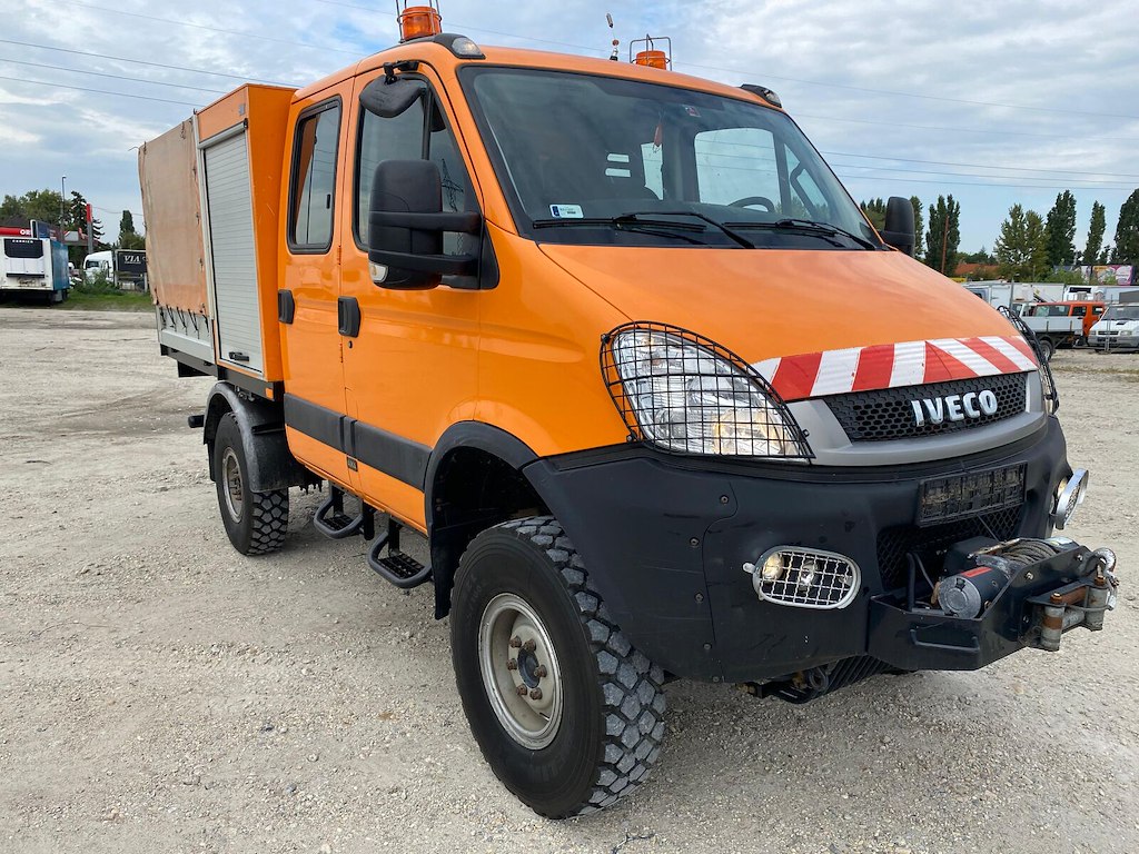 IVECO Daily 55 S 17 4x4 Doka 7 persons - Tarpaulin + Winch kamion s ceradom