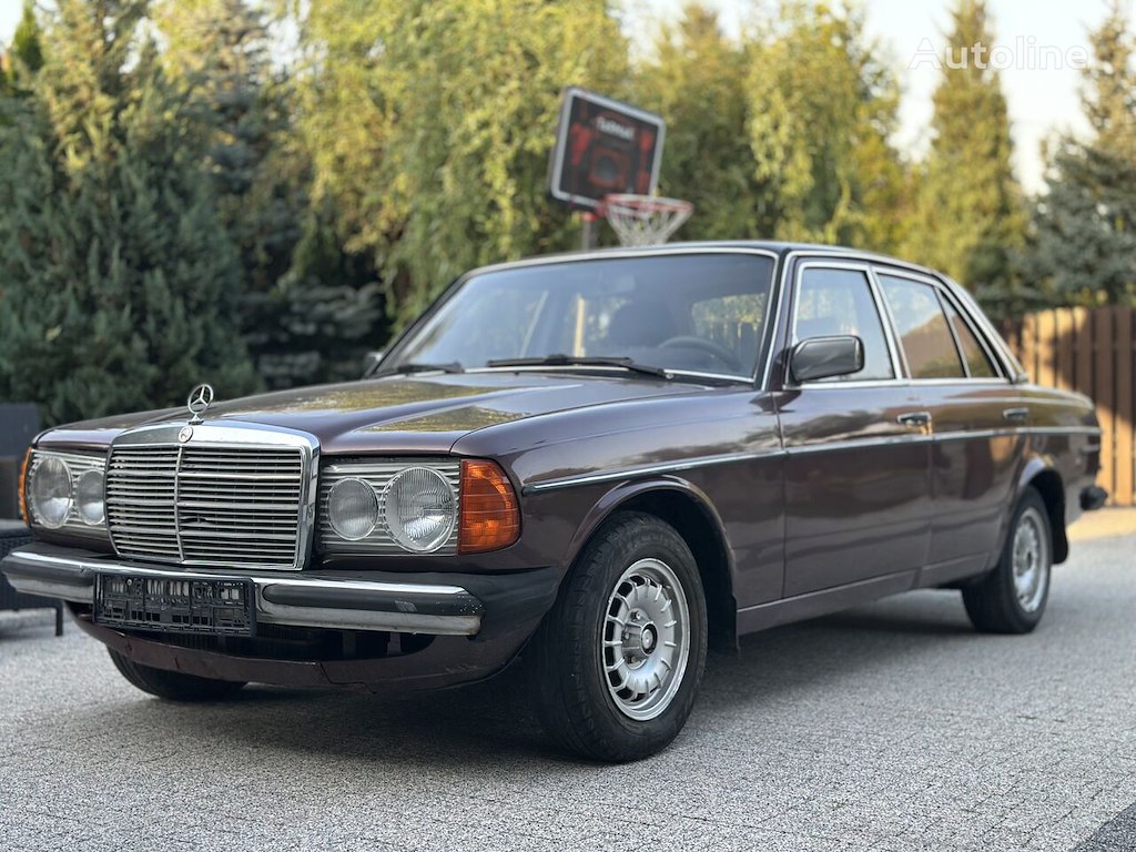 Mercedes-Benz 123 limuzina