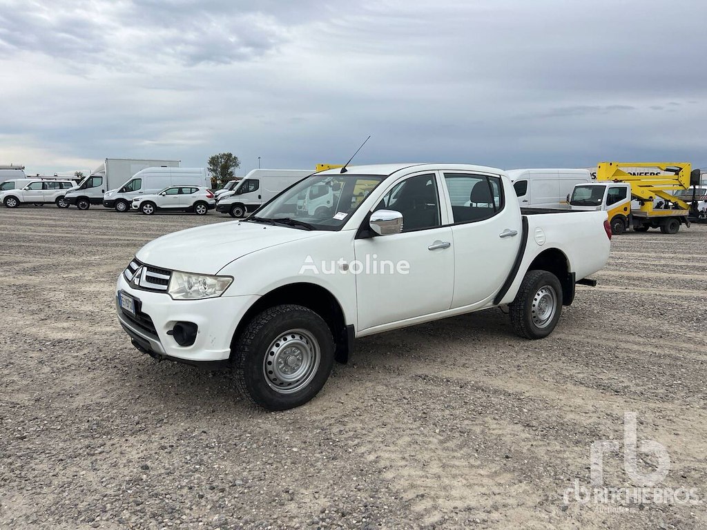 Prodaje se Mitsubishi L200 4x4 Crew Cab pikap na aukciji