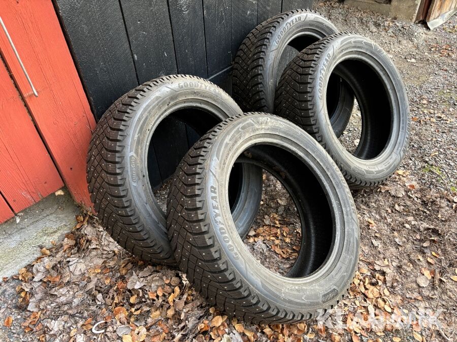 Prodaje se Goodyear 235/55R18 104T točak na aukciji