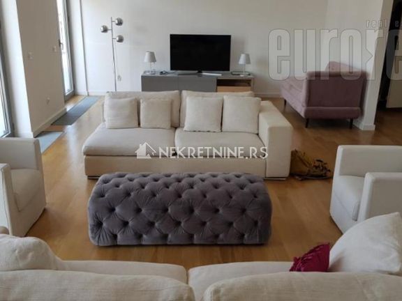 #41718, Izdavanje, Stan, WEST 65, 4000 EUR