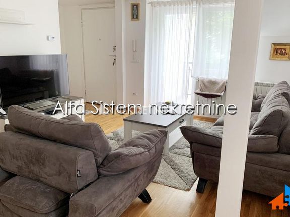 Vračar, Hram Svetog Save, 3.0 stan, 80m2, 1100 EUR