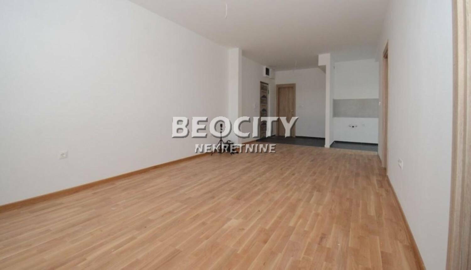 Grocka, Kaluđerica, Bulevar revolucije, 2.5, 68m2, 85000EUR