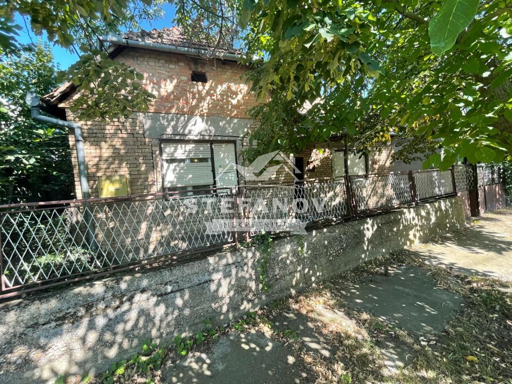 Kuća sa velikim placem Aradac ID#1717 20.000 €