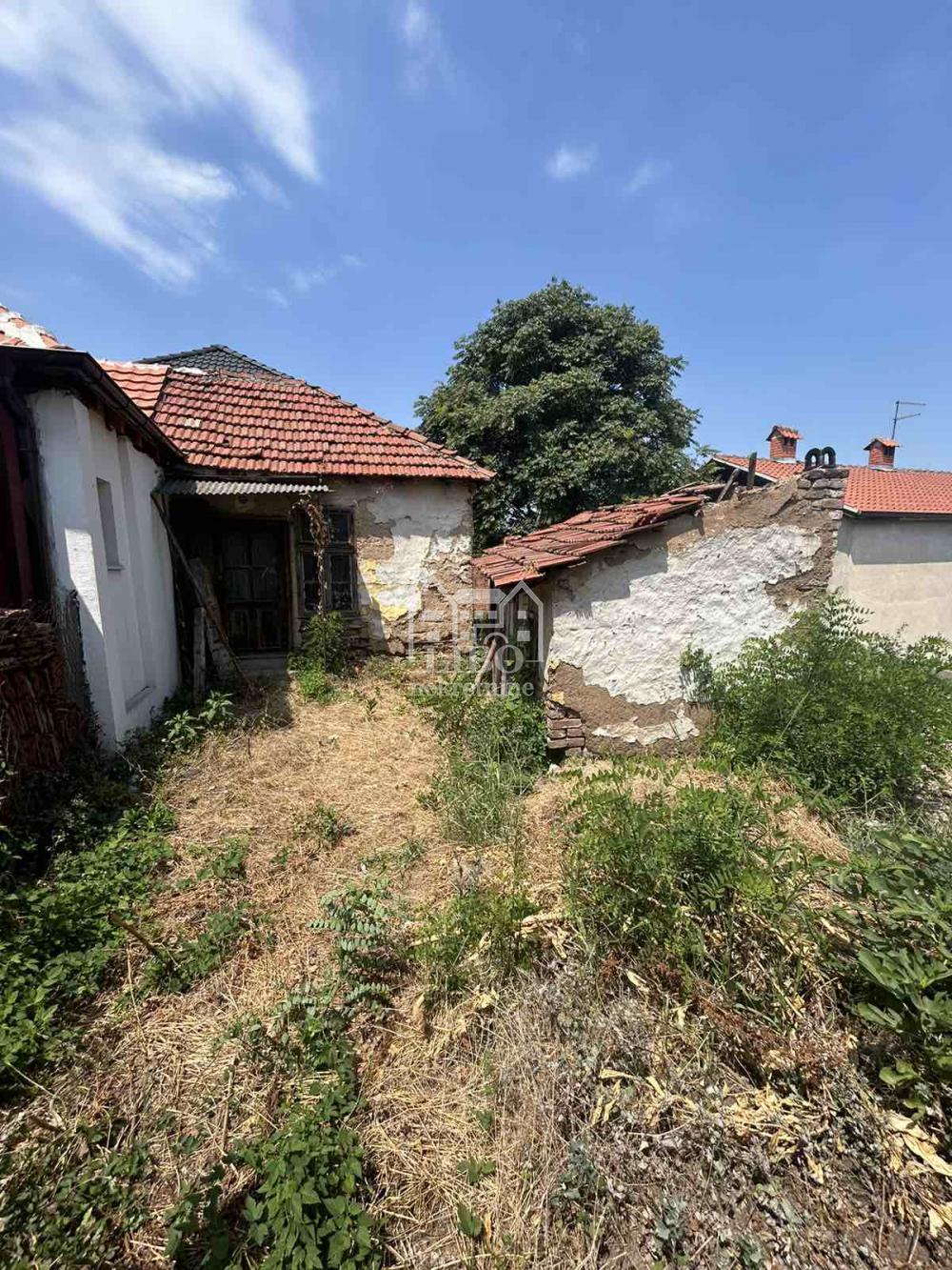 plac 70m2 sa kućicom za rušenje ID#2130 16.000 €