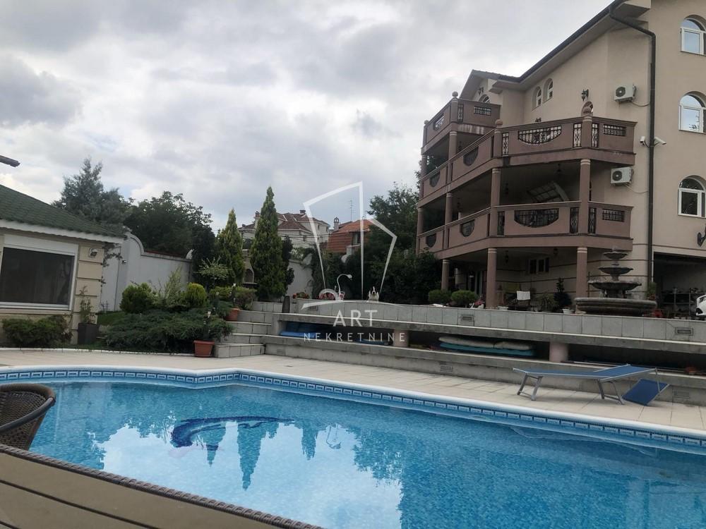 Miljakovac 3, kuća sa bazenom, mereno 600m2 ID#8475 1.000.000 €