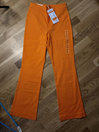 Pantalone u XS pune elastina