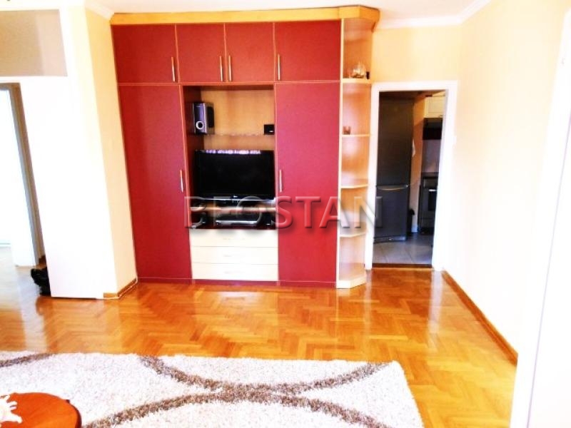 Novi Beograd - Arena blok 29 #58716
800 €