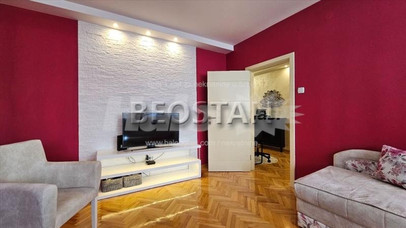 Novi Beograd - Blok 45 #58749
850 €