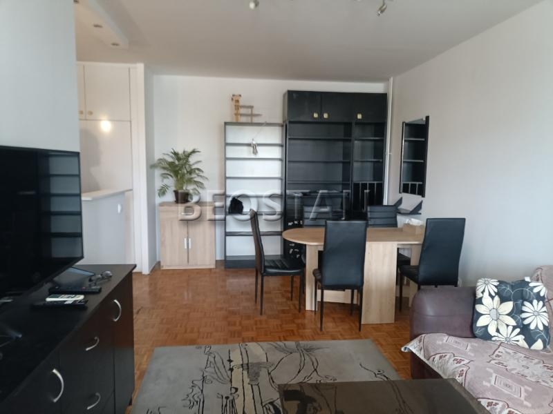 Novi Beograd - Blok 61 #58764
700 €