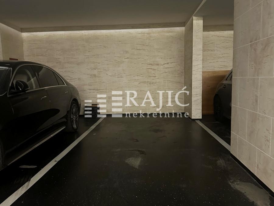 Garaža,Vračar(Hram Sv. Save)13m2 #4081
150 €