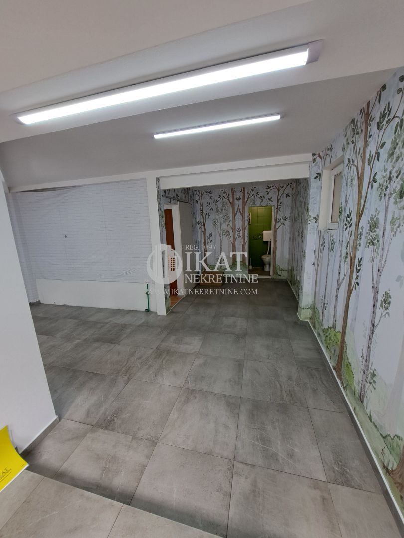 Zemun, Batajnica, lokal, 56m2 ID#3639 550 €