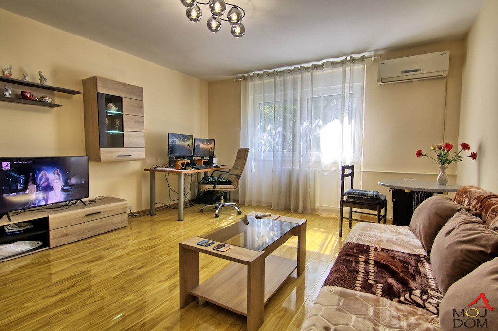 Stan,NOVI SAD,BULEVAR,kv: 63, € 149250, ID: 1028948