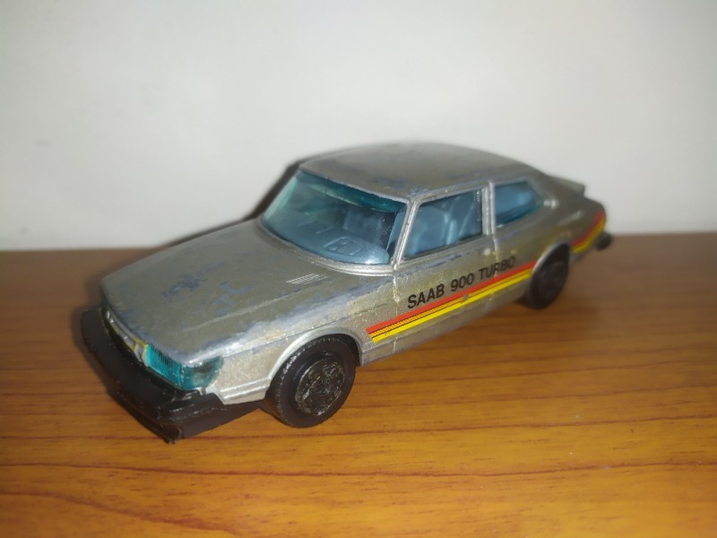 Burago Saab 900 Turbo 1/43