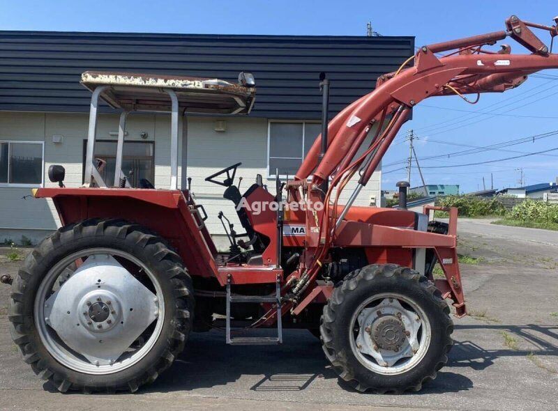 Massey Ferguson TRACTOR(Massey Ferguson) traktor točkaš