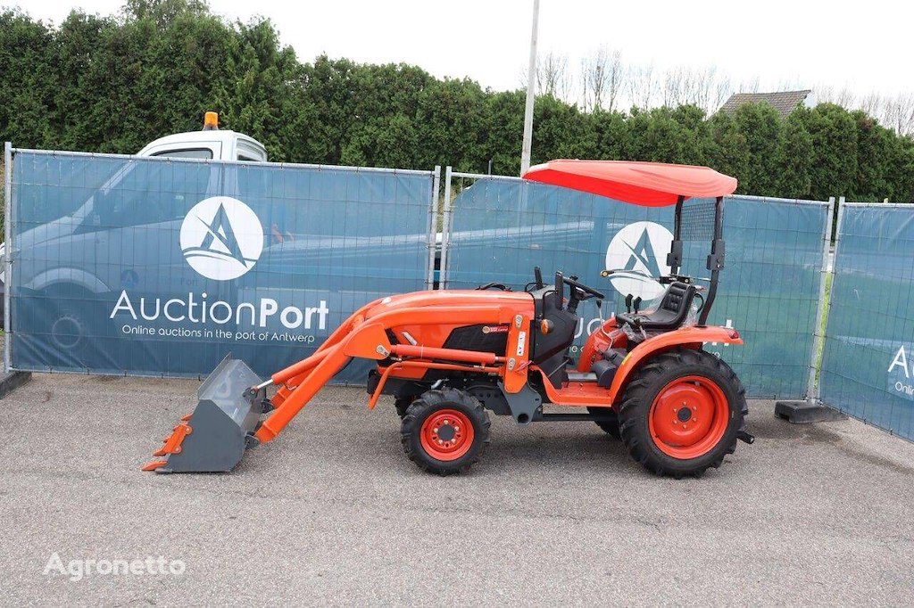 Prodaje se B2610D traktor točkaš na aukciji