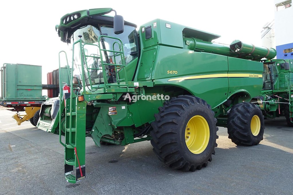 John Deere S670 kombajn za žito