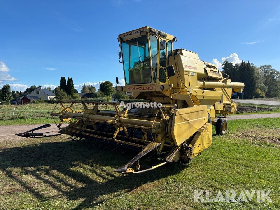 Prodaje se New Holland Clayson 1540 kombajn za žito na aukciji