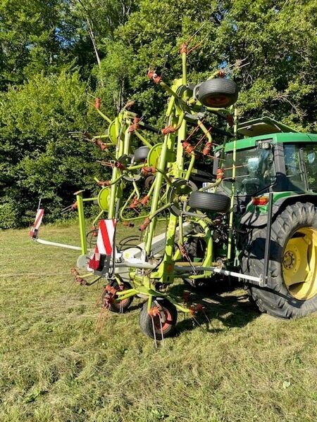 Claas Volto 900 prevrtač sena