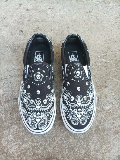 Nove Vans Gothic patike na lobanje 36,5