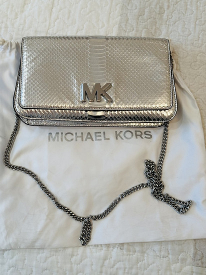 Michael Kors metalic srebrna tasnica