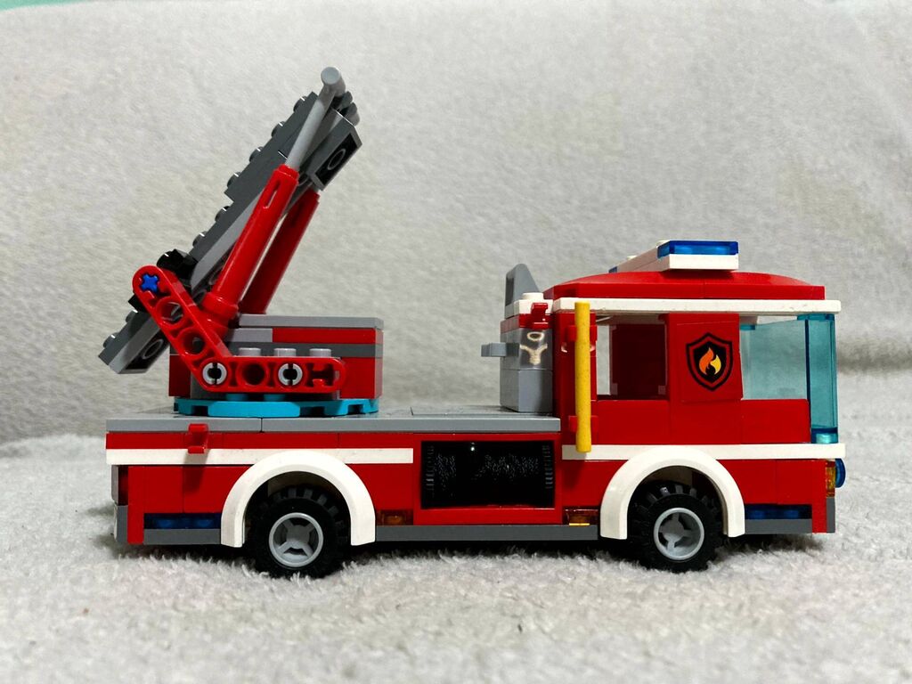 LEGO vozila lot LEGO vozila Cene vec od 300din Za vise informacija