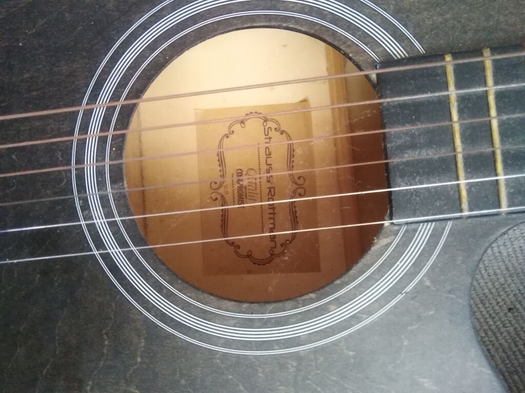 Gitara cena 8000