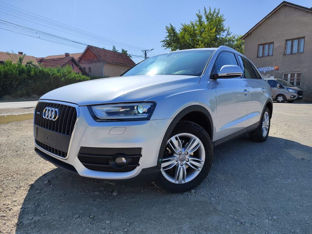 Audi Q3: 2 l | 2012 г. SUV/4x4