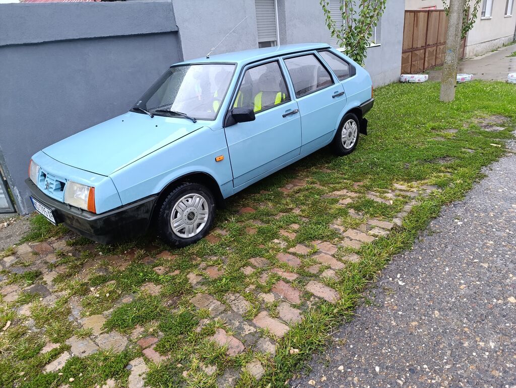 VAZ (LADA) 2113 Samara: 0.1 - engine capacity l | 1989 г. | 48500 km. Hečbek