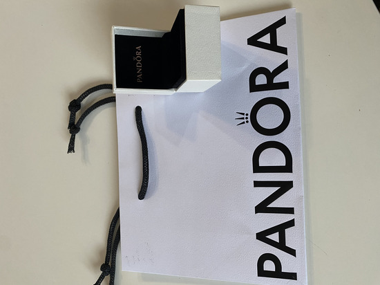 Pandora kozna kutija za prsten ili privezak 5x5cm