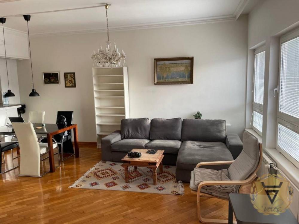 Trosoban stan za izdavanje, 110m2, 1.700€